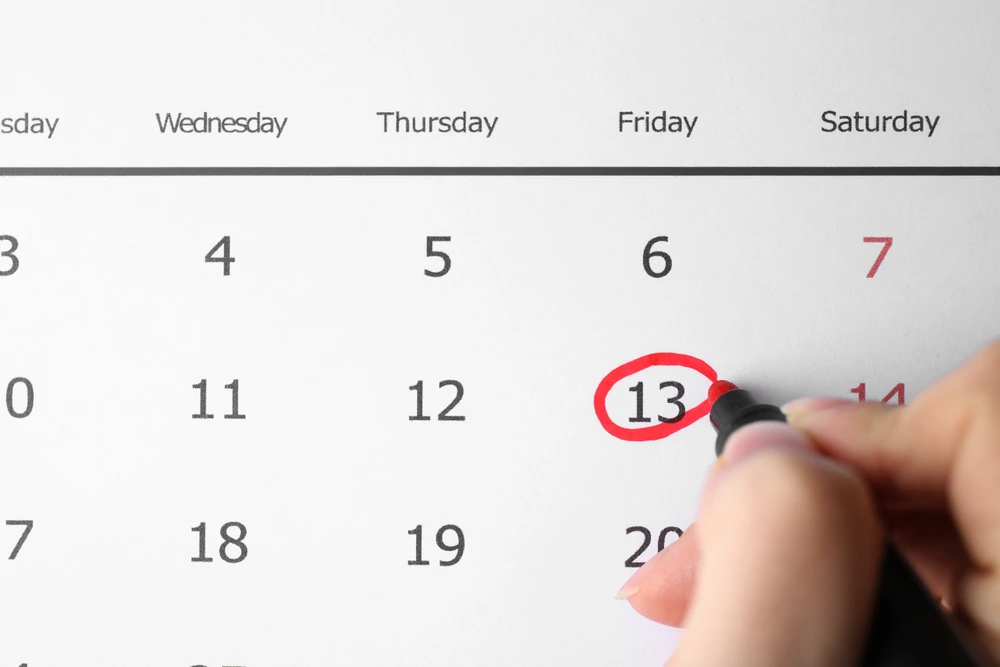 Petak 13. - povijest, praznovjerje i utjecaj na suvremeno društvo - HRT