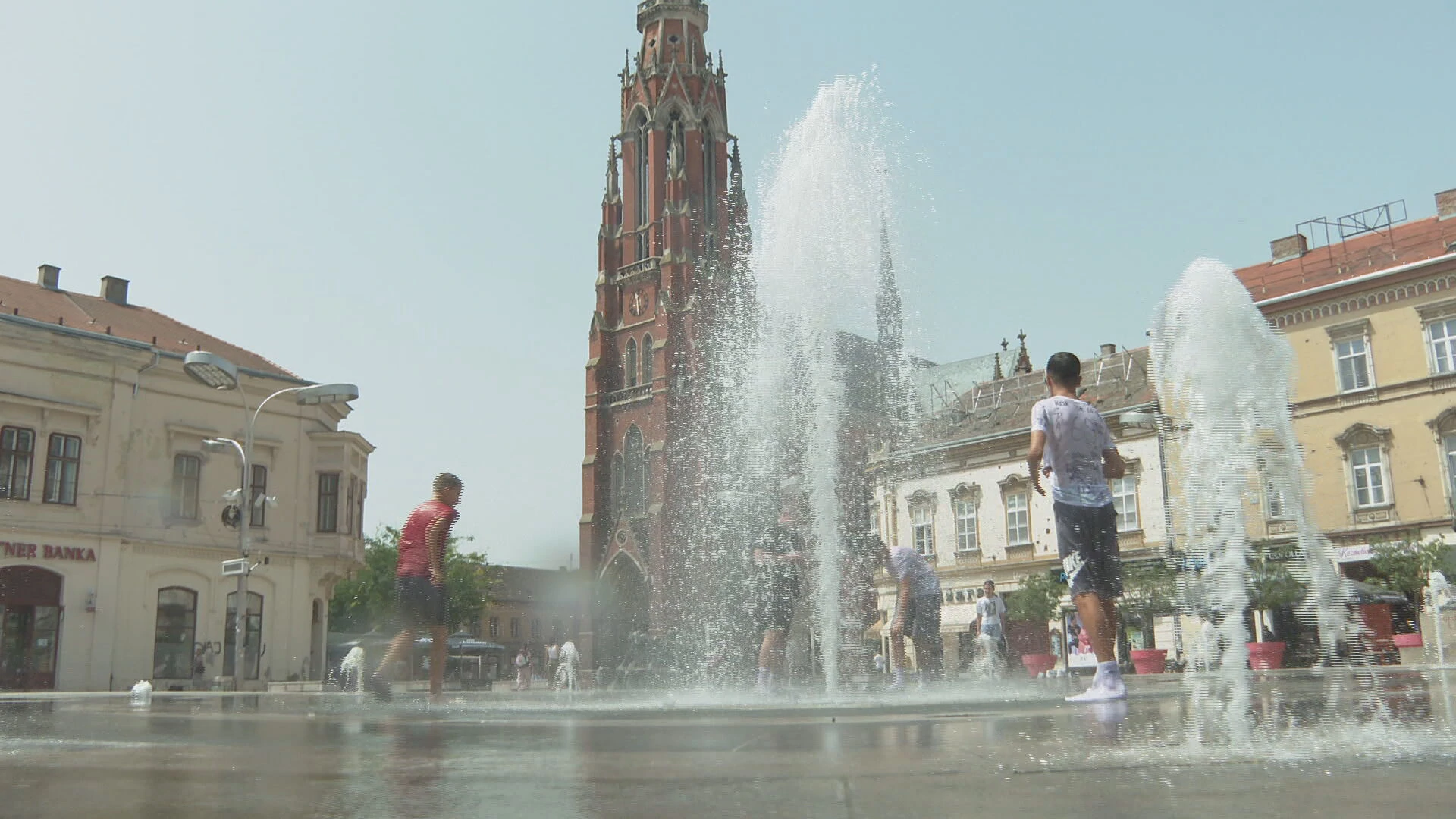 Na prvi dan ljeta vrhunac toplinskog vala - temperature dosezale i 40°C - HRT