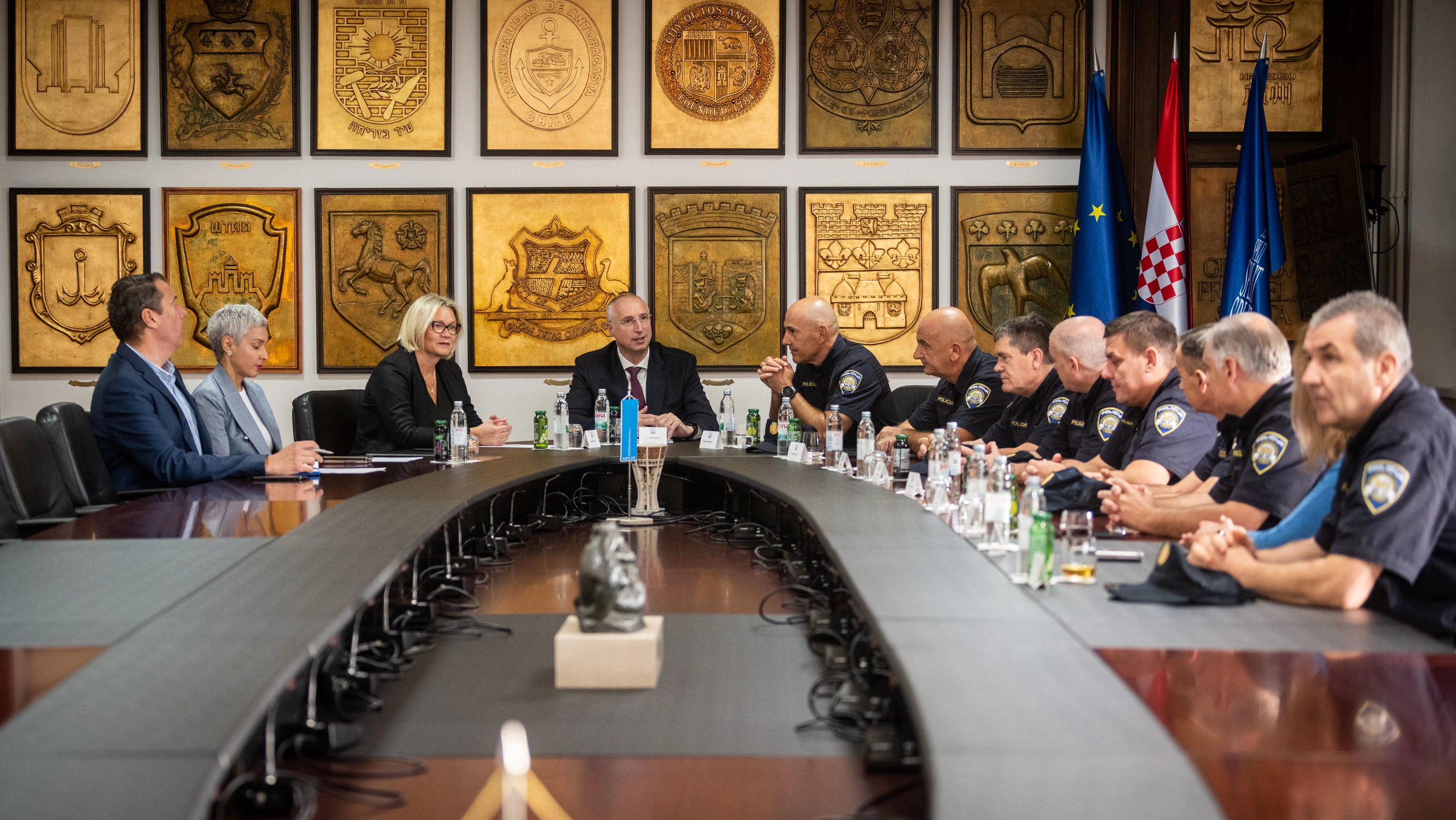 Medalja Grada Splita za najbolje splitske policajce - HRT