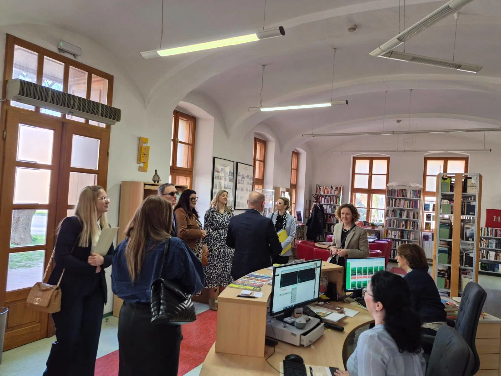 Ministrica Nina Obuljen Koržinek obišla kulturne institucija VSŽ - HRT