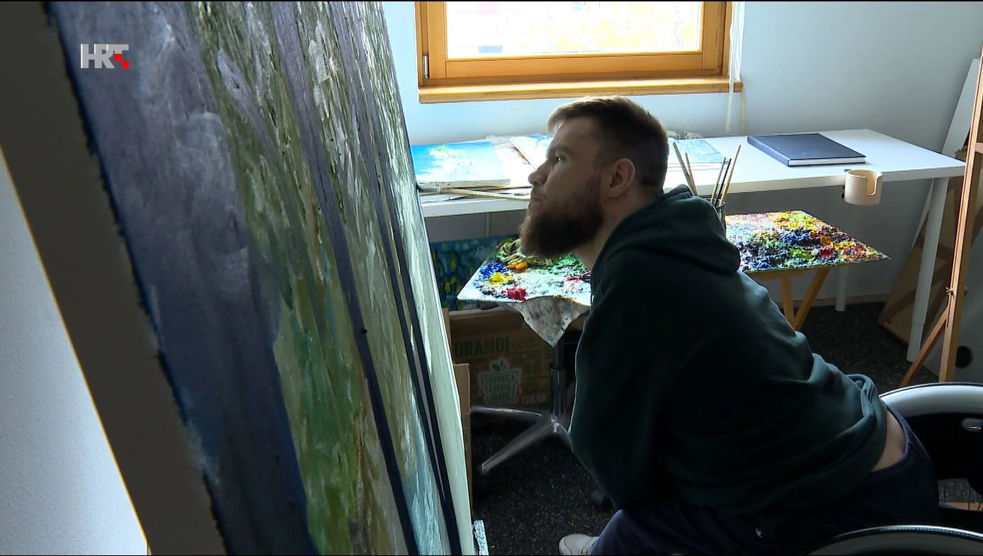 Prvi hrvatski akademski slikar koji slika ustima - HRT
