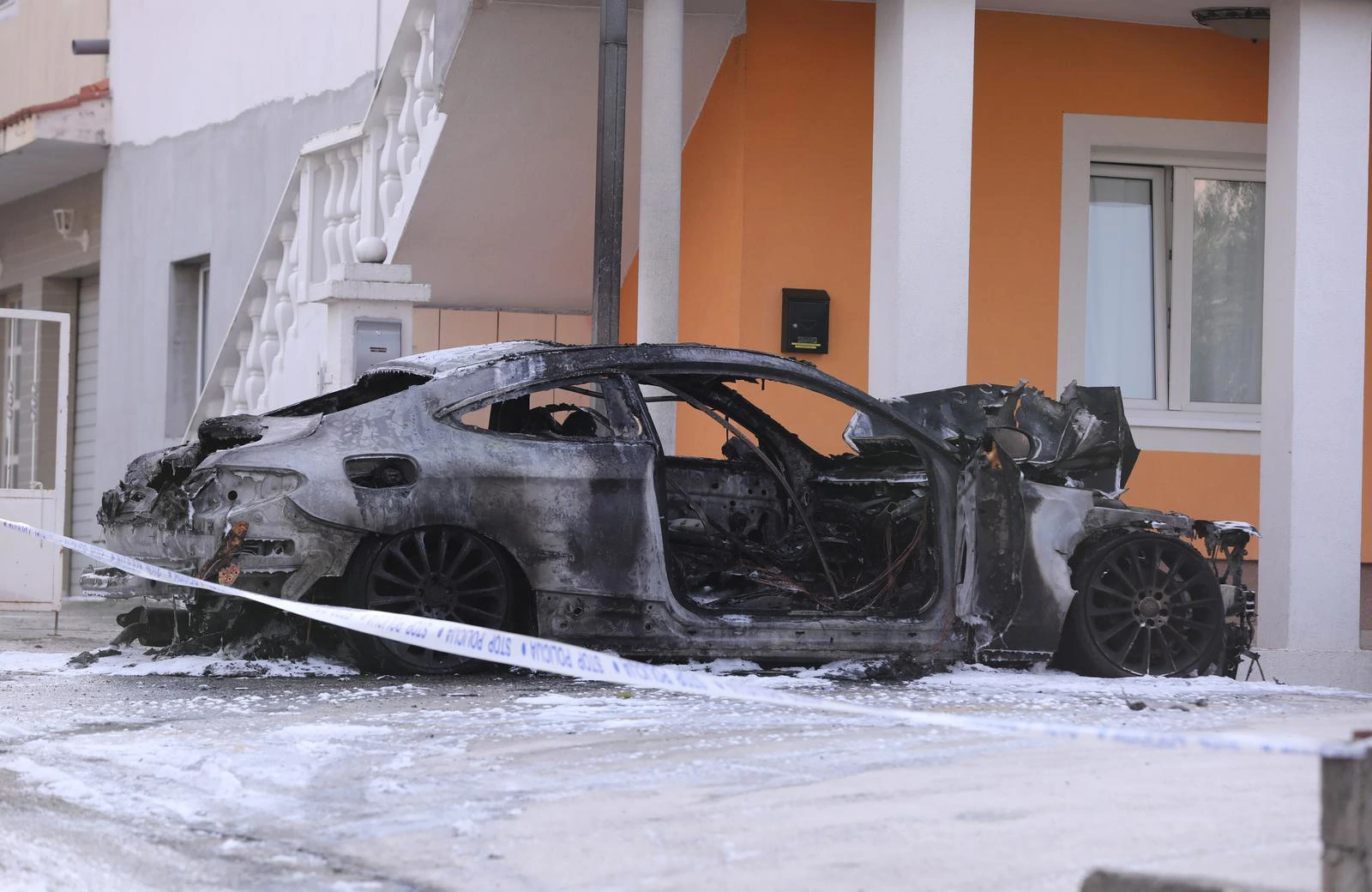 Izgorio automobil u Kaštelima - HRT